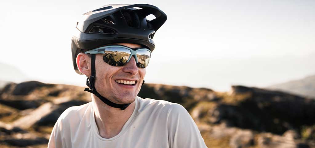 evil eye mit E-MTB Cross-Country World Champion 2023 Joris Ryf auf der ...