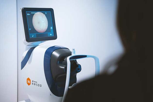 Die neue Funduskamera TRC-NW500 von Topcon - optikum, Fachmagazin für ...